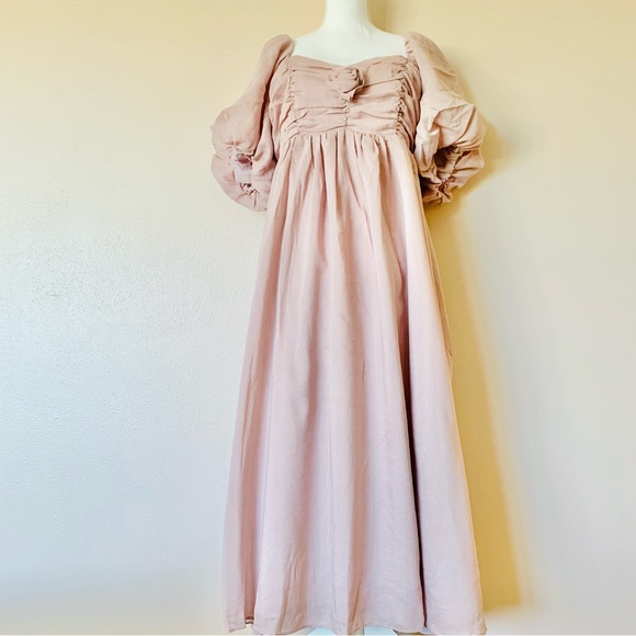 ARULA | Dresses | Arula Mauve Puff Sleeve Rose Appliqu Pleated Maxi ...